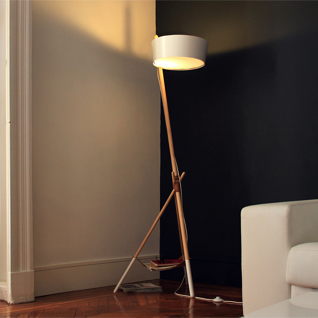 Ka XL Ambient Floor Lamp · White & beech – Woodendot